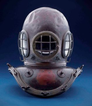 Historic Dive Helmets - DAN World